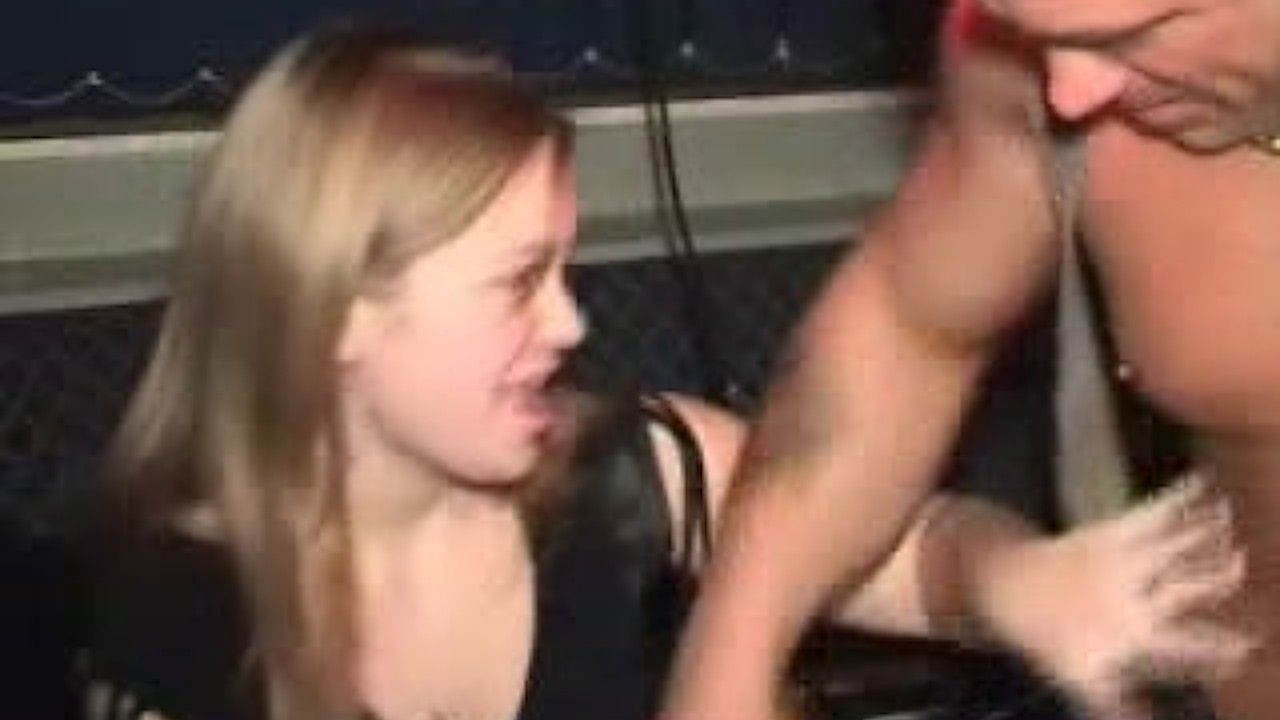 Stripper dangle his cock in front of audience - Free Porn Videos - YouPorn